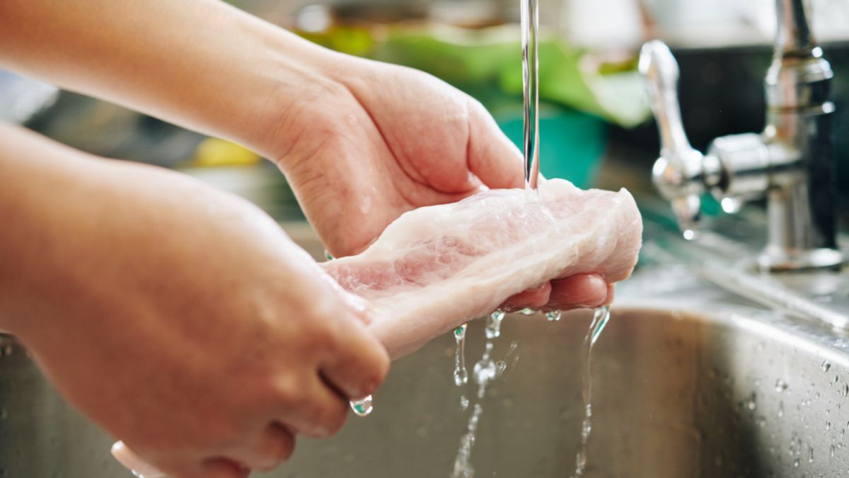 Should You Wash, Disinfect or Clean Meat Before Cooking? — City Food ...
